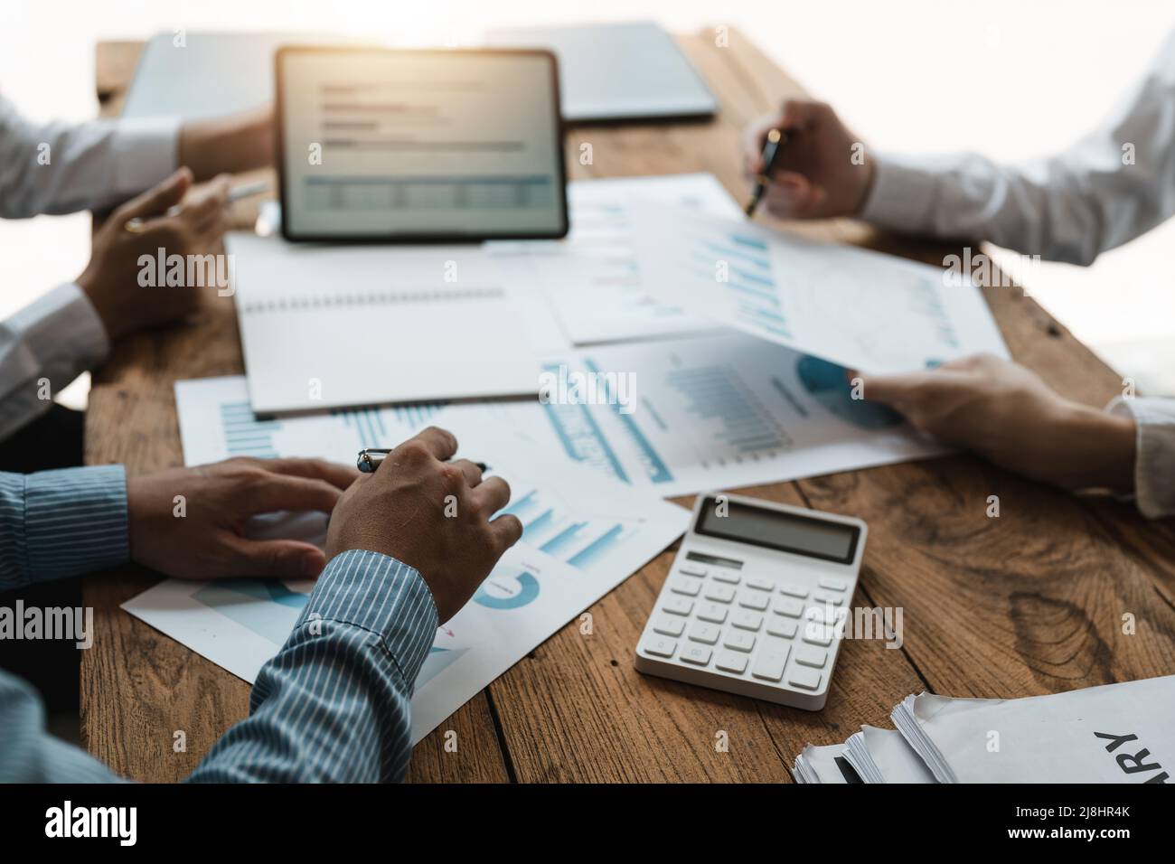 Business data dashboard analysis by ingenious computer software ...
