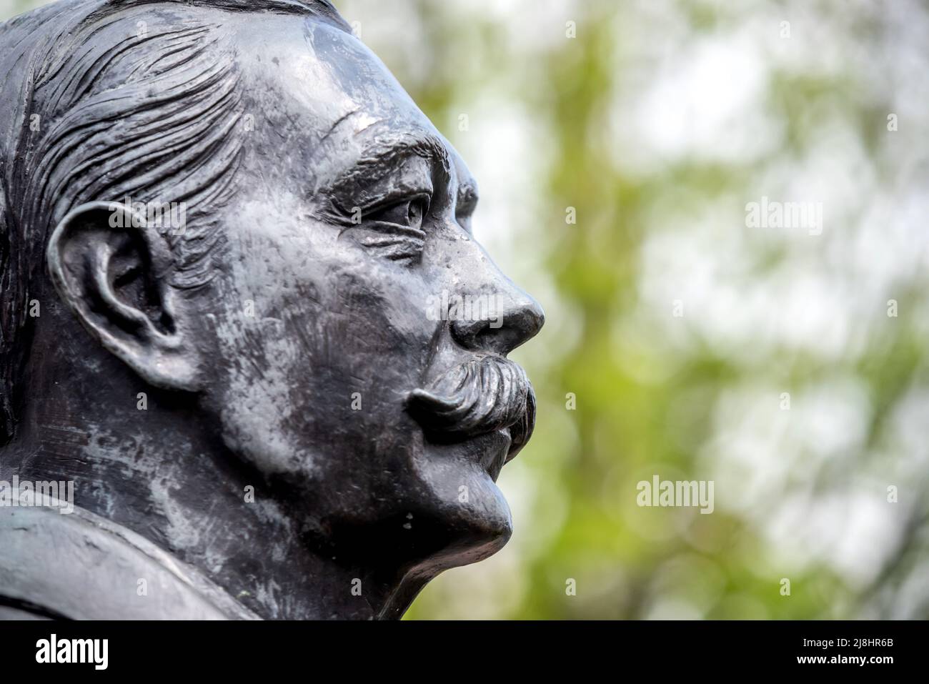 Crowborough statue conan doyle hi-res stock photography and images - Alamy