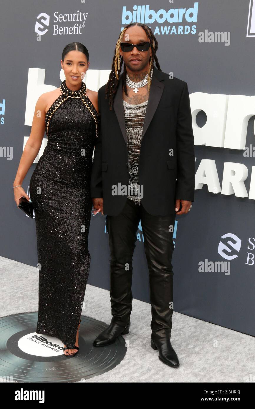 LOS ANGELES - MAY 15: Ty Dolla $ign, Girlfriend at the 2022 Billboard ...