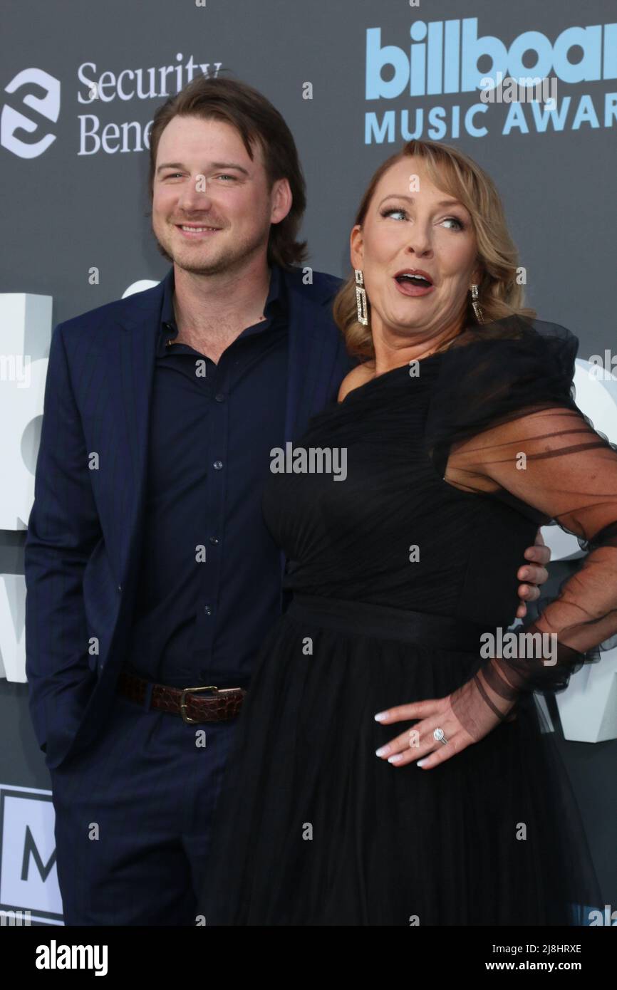LOS ANGELES - MAY 15: Morgan Wallen, his mother at the 2022 Billboard ...