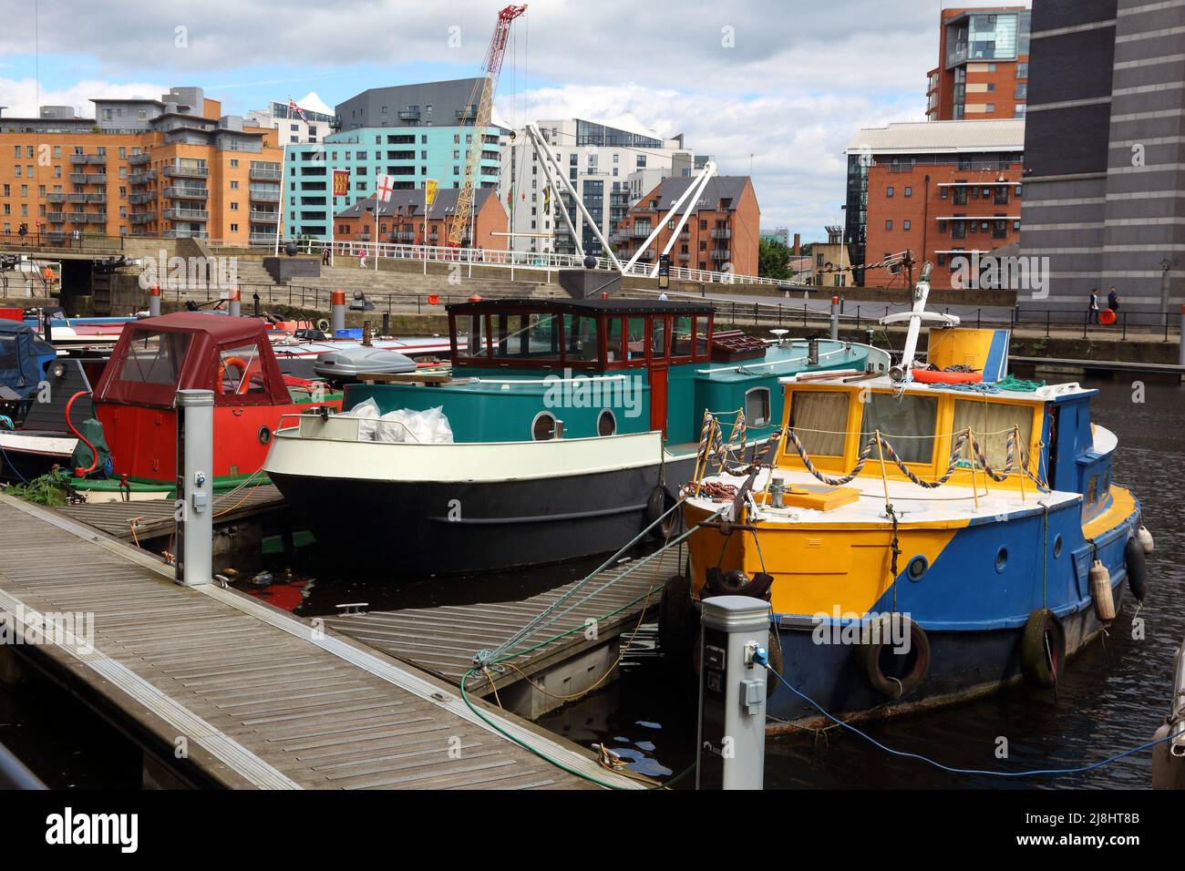 House boats moored in Leeds Dock. Canals of Leeds, UK Stock Photo - Alamy