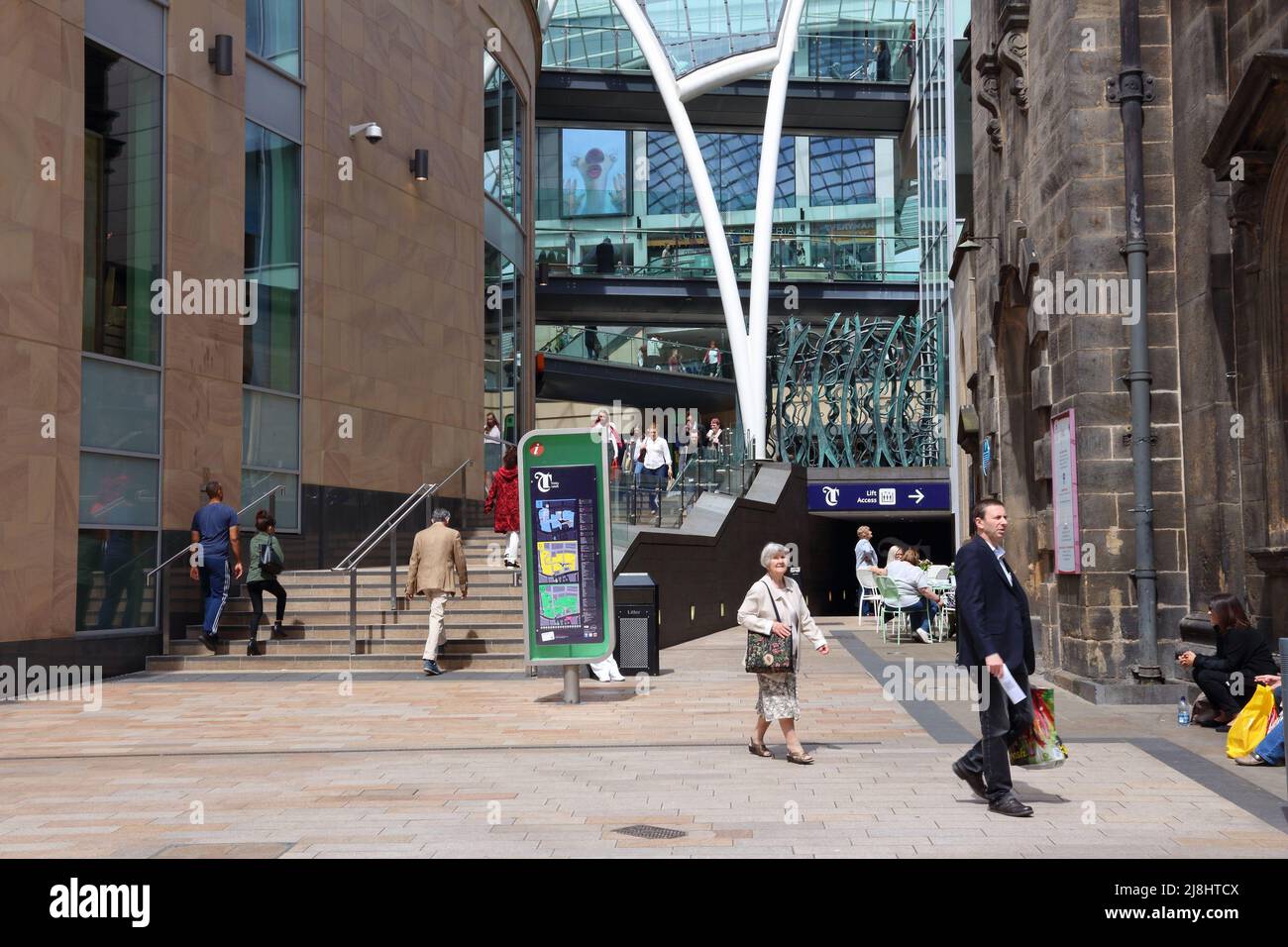 Trinity mall leeds hi-res stock photography and images - Alamy