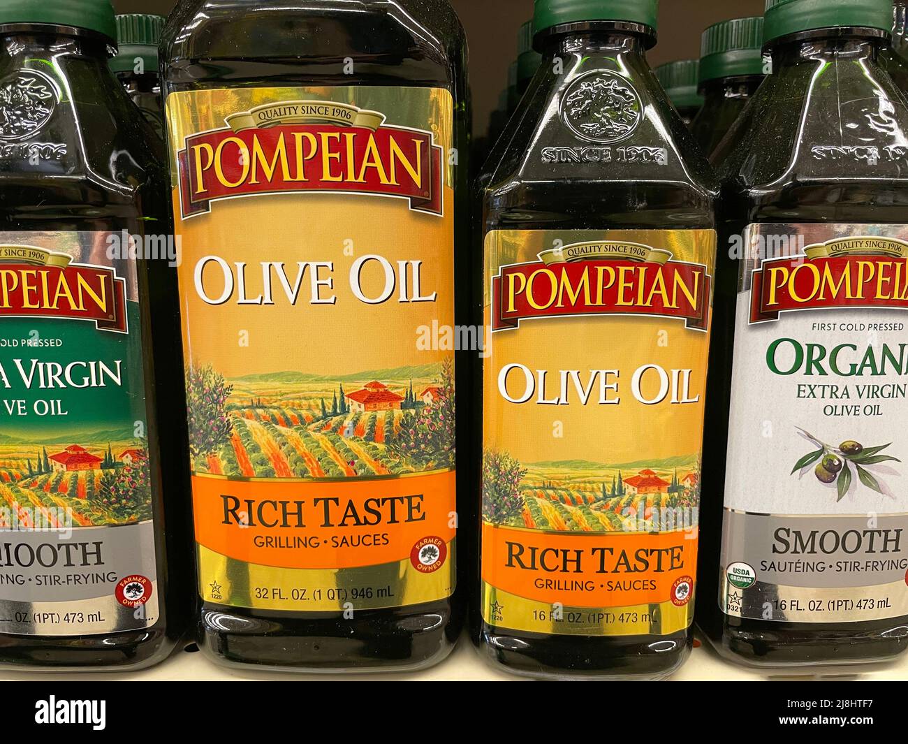 Pompeian olive oil hi-res stock photography and images - Alamy