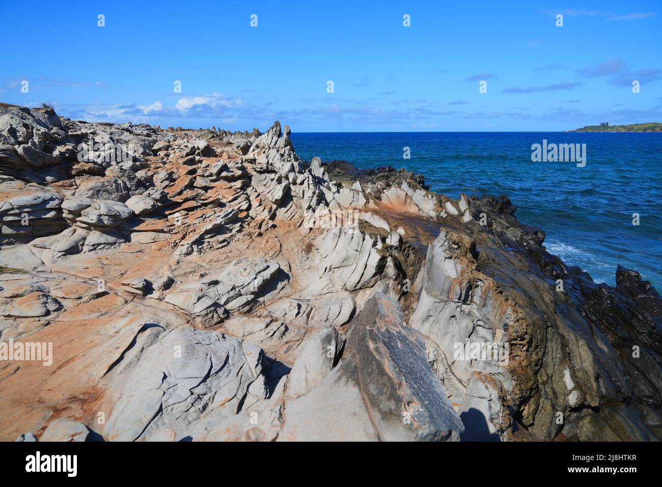 Dragon's Teeth sharp lava rocks on Makaluapuna Point in West Maui ...