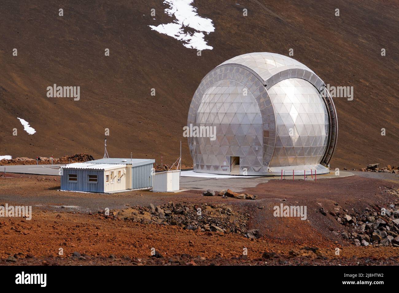 Caltech Submillimeter Observatory at the summit of the Mauna Kea ...