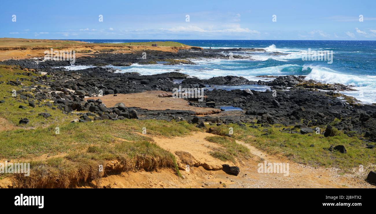Waves crashing on the lava rocks of South Point Park, the southernmost ...