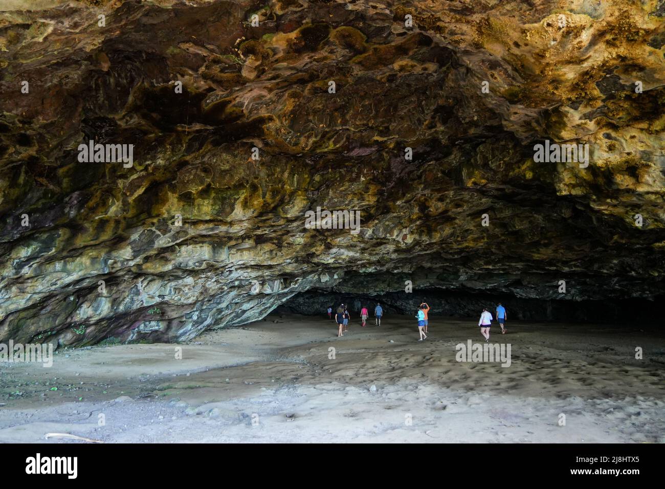 Maniniholo Dry Cave along the Kuhio Highway next to Haena Beach Park on ...
