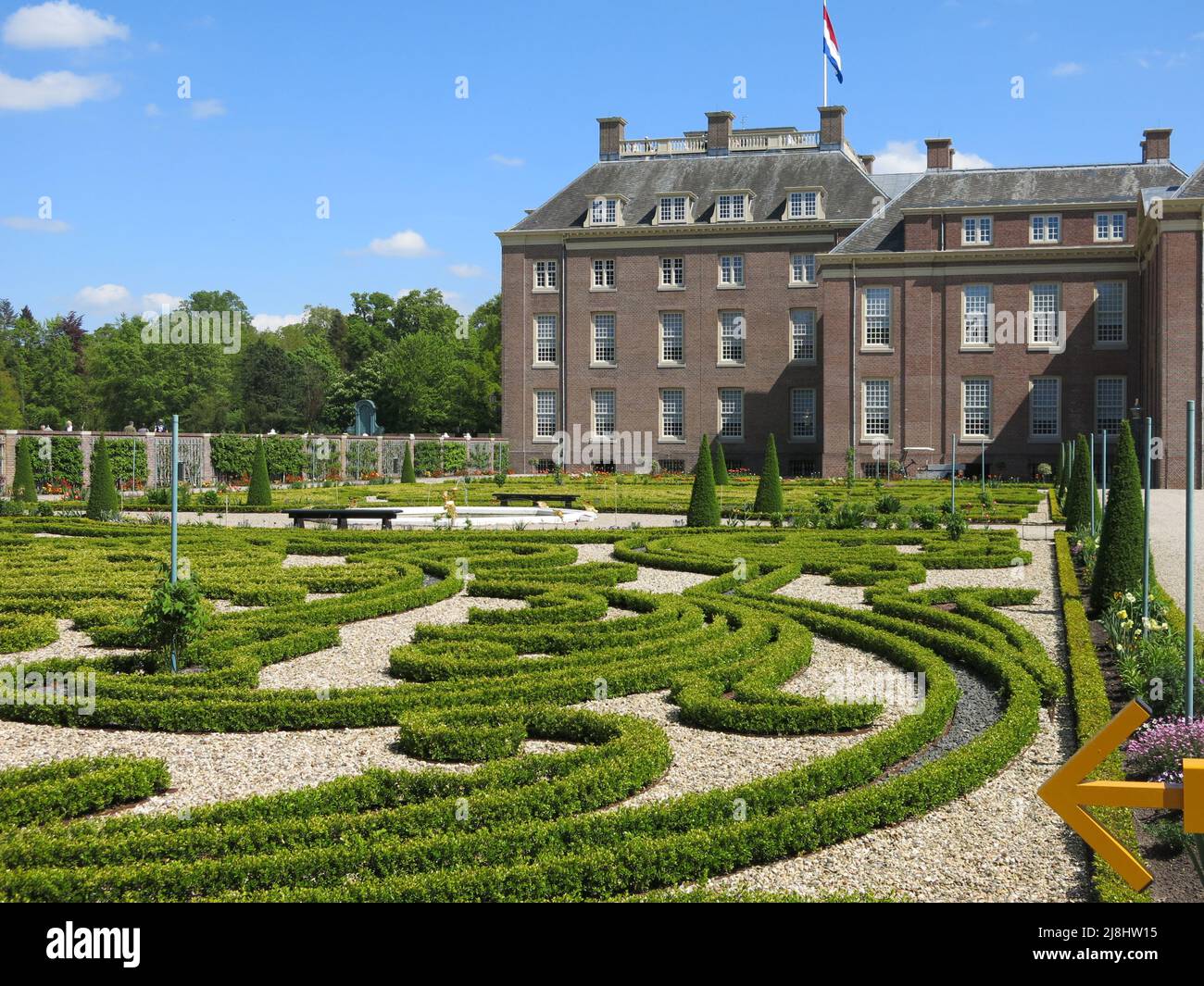 View of the royal Het Loo Palace, built in the Dutch Baroque style for ...