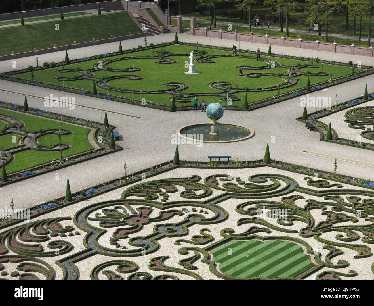 Known as 'the Versailles of Holland' the gardens of Het Loo Palace have ...