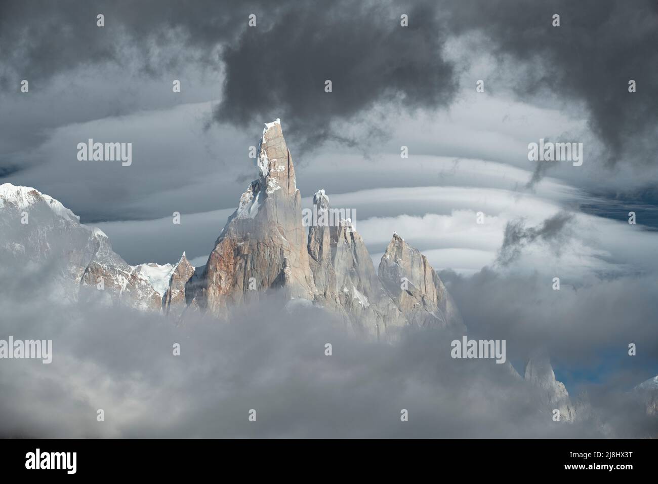 Lenticular clouds national park hi-res stock photography and images - Alamy
