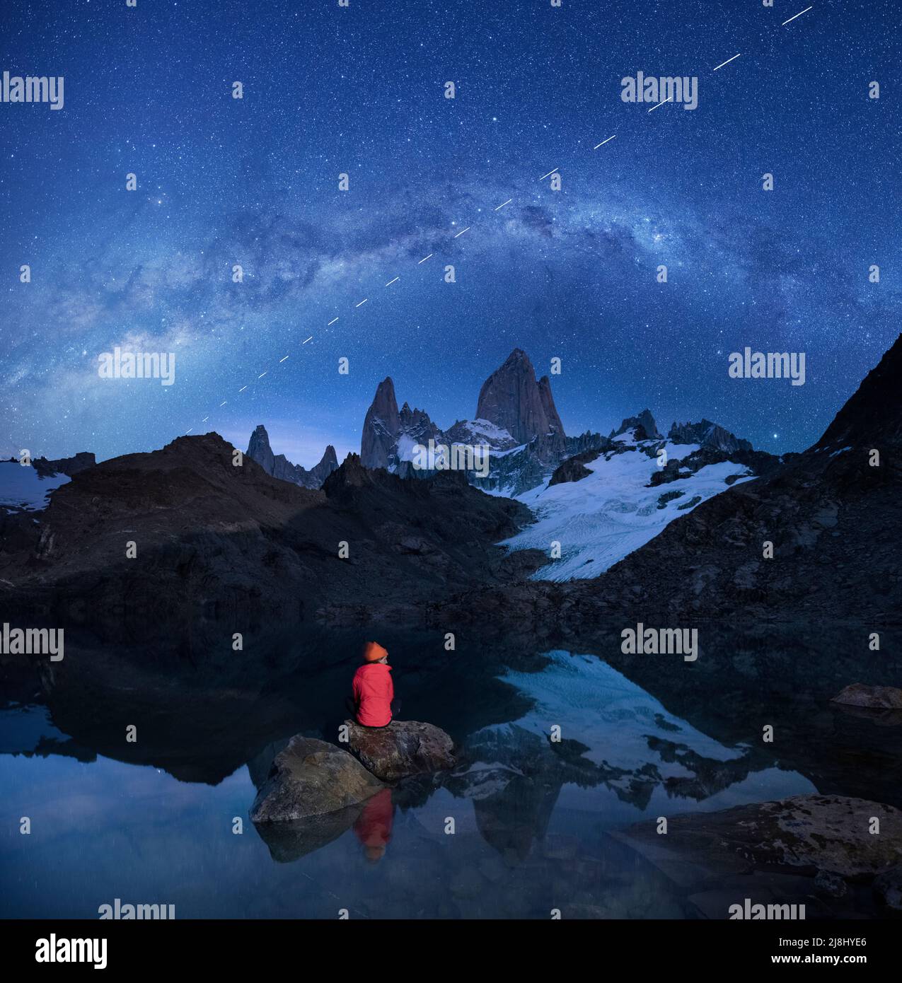 Starlink satellites hi-res stock photography and images - Alamy