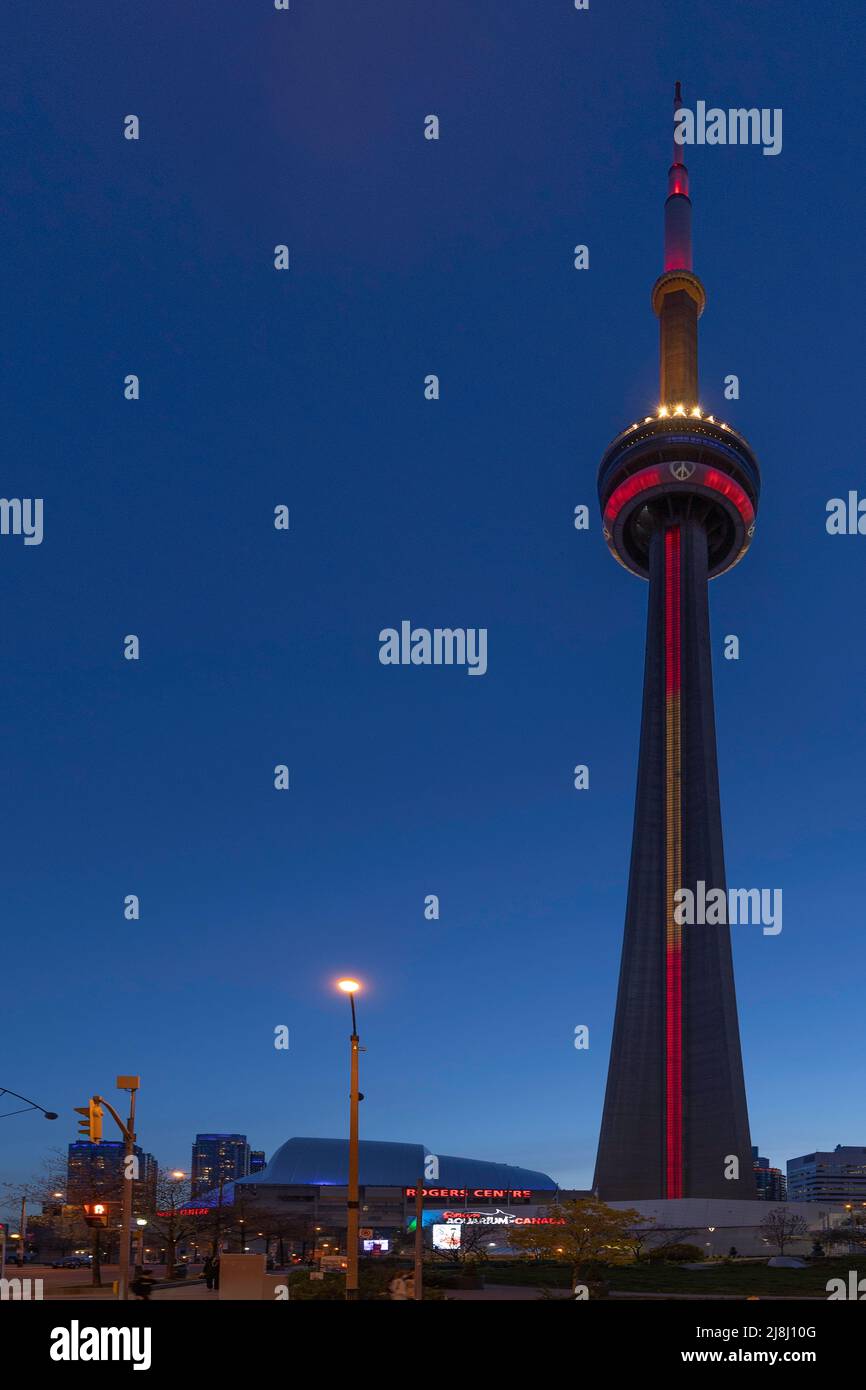 Cn Tower At Night High Resolution Stock Photography and Images - Alamy