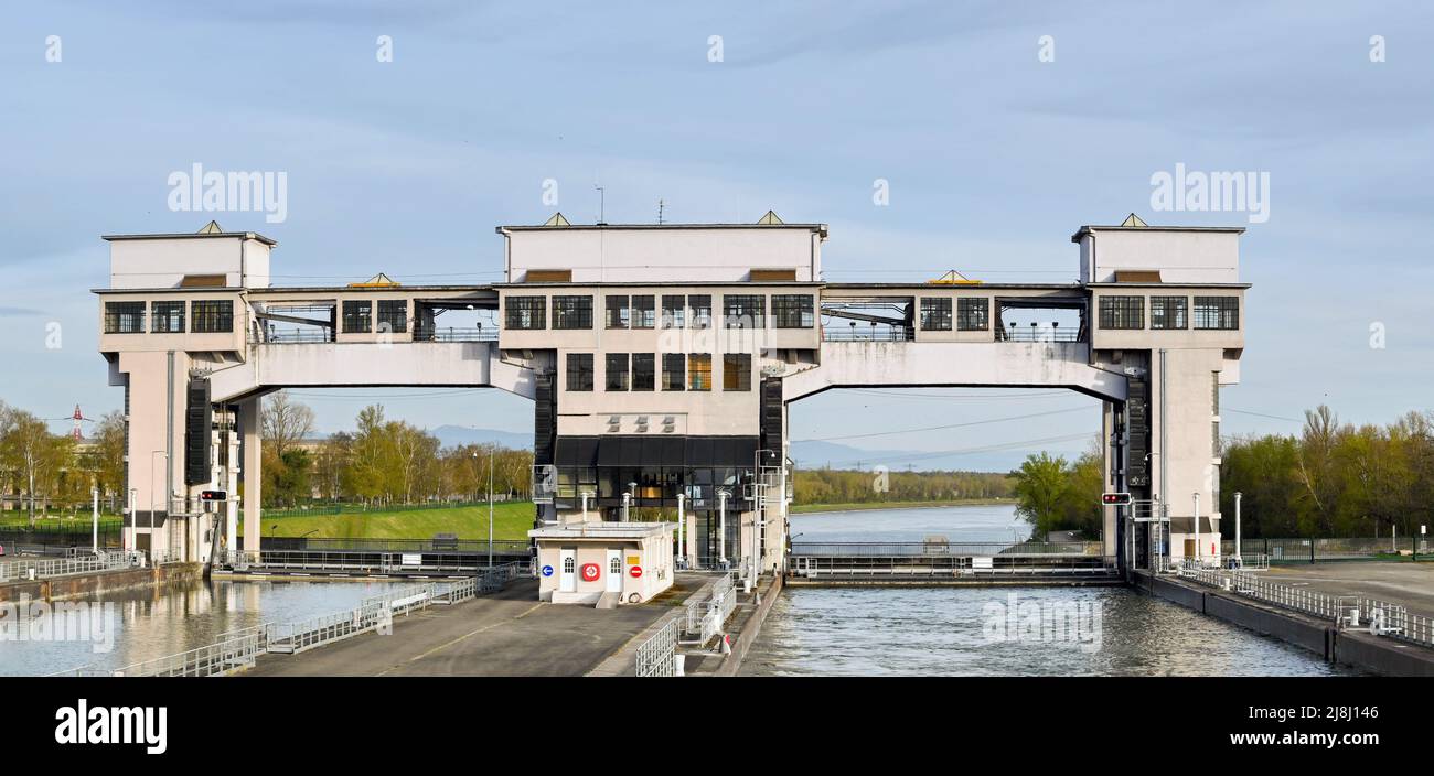 Rhine River, Germany - April 2002: Control building and lifting ...