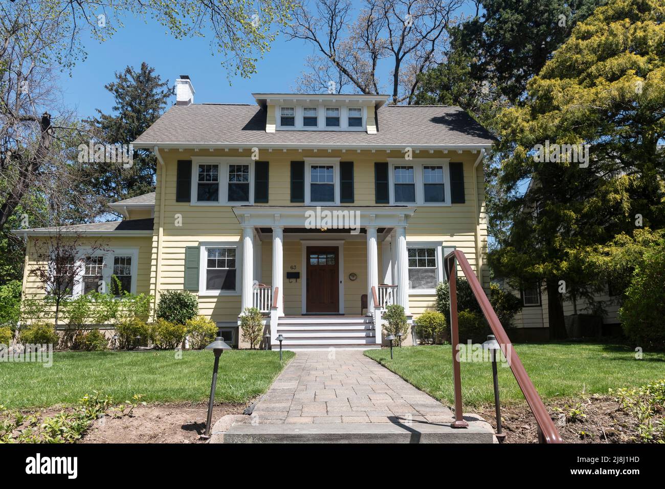 Individual house hi-res stock photography and images - Alamy