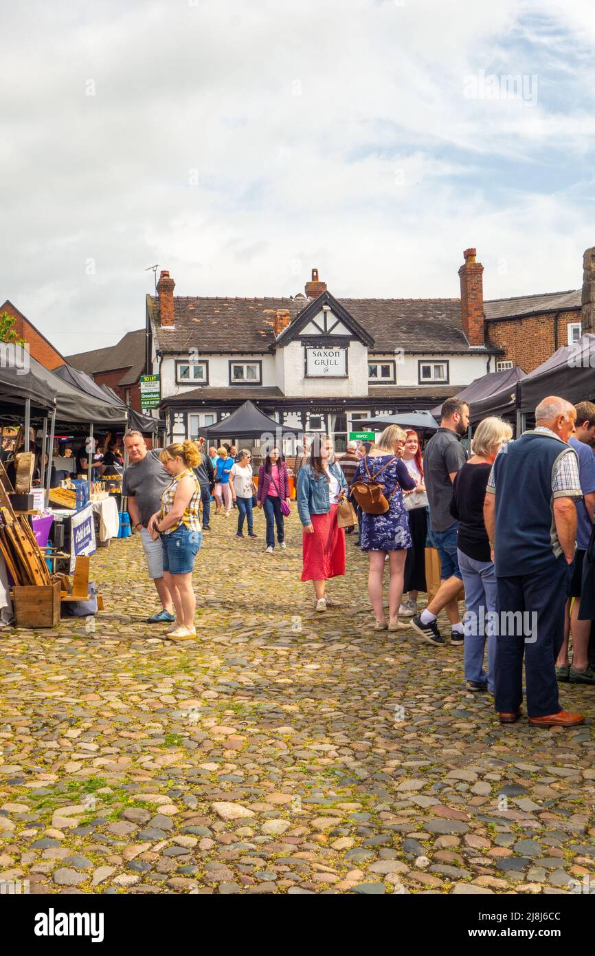 Market town square england hi-res stock photography and images - Alamy