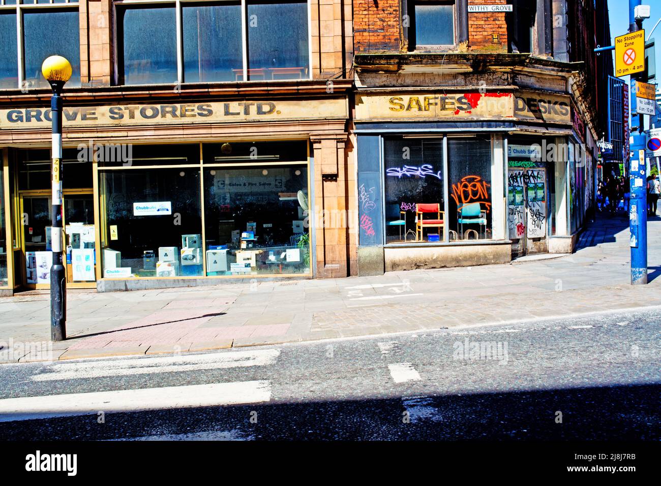 Manchester stores hi-res stock photography and images - Alamy