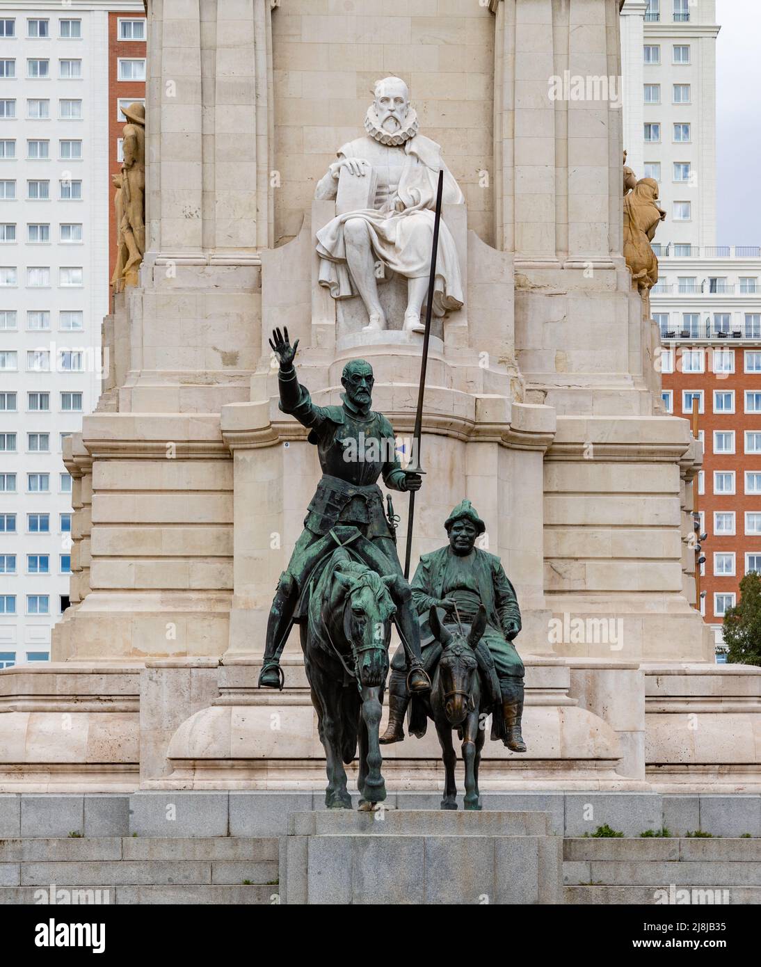 A picture of the Monument to Miguel de Cervantes, also with Don Quijote ...