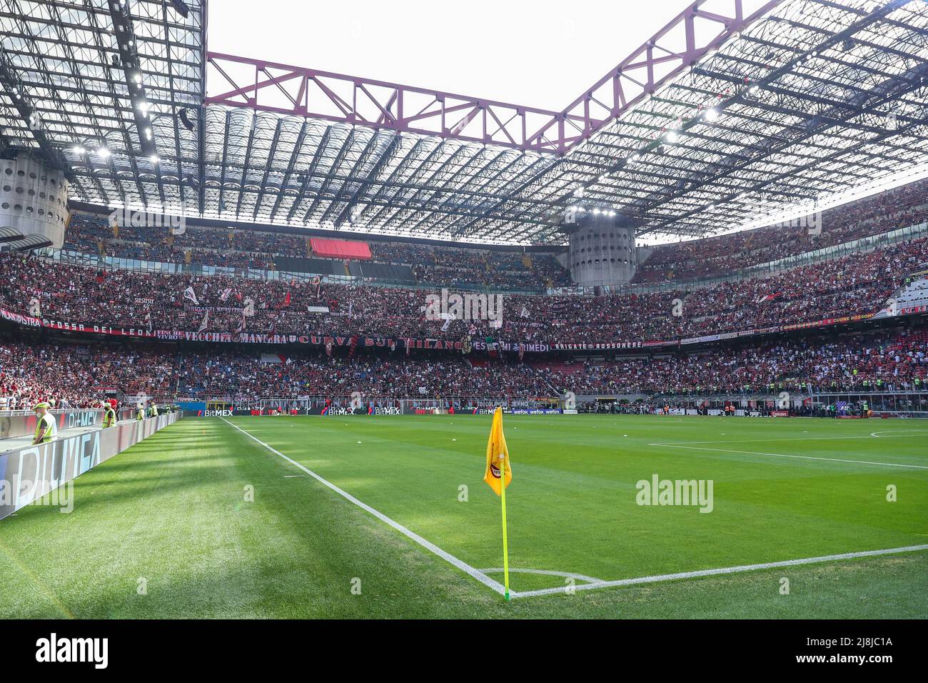 A general view inside the stadium during the Serie A 2021/22 football ...