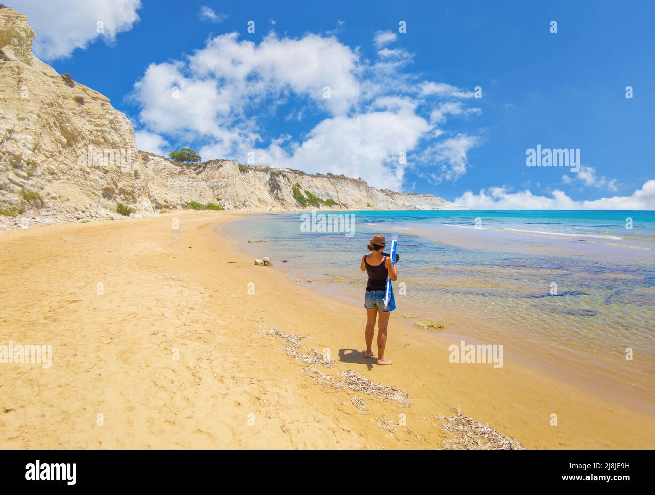 Beaches in sicily white cliffs hi-res stock photography and images - Alamy