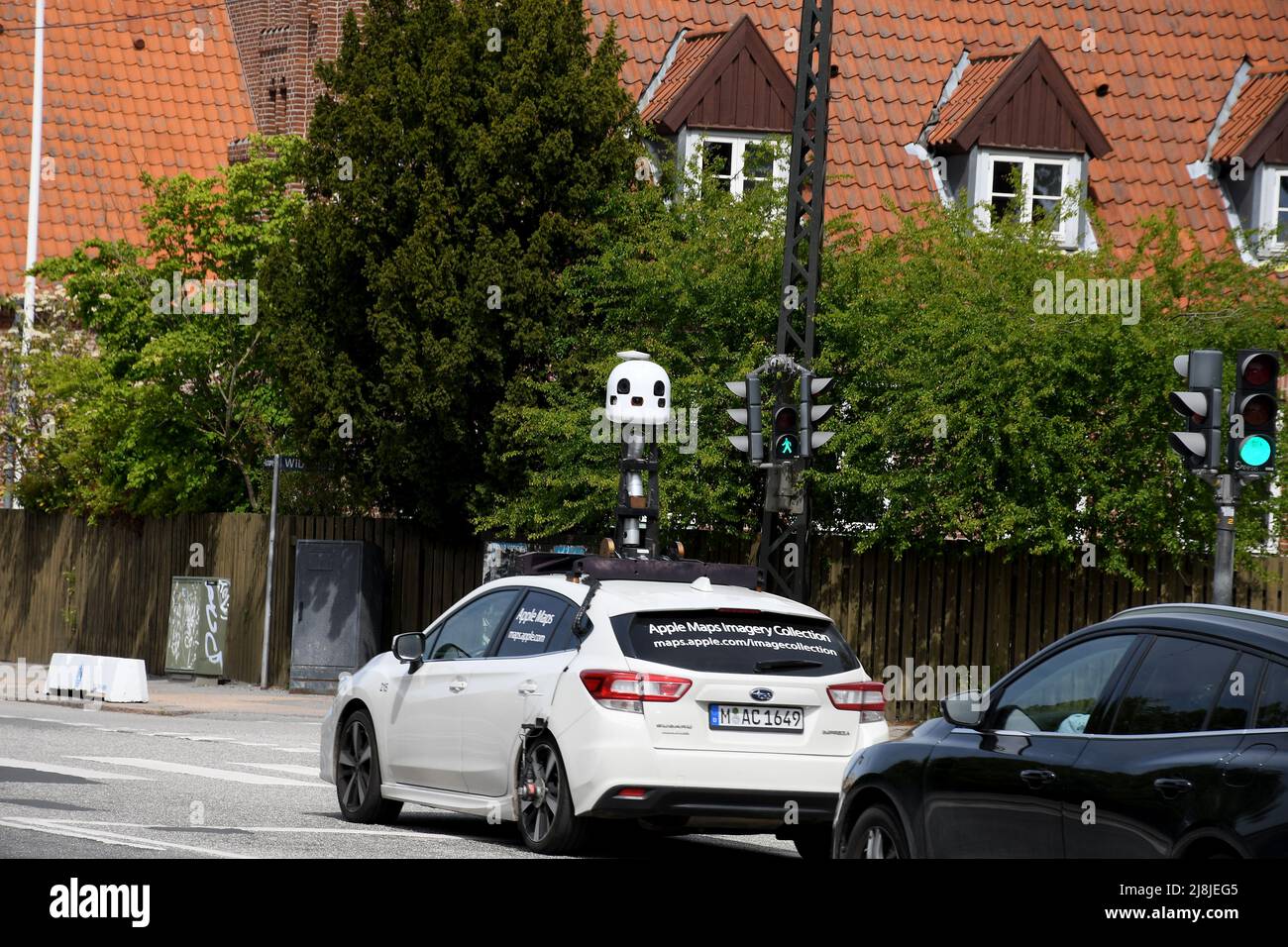 Apple maps vehcile hi-res stock photography and images - Alamy