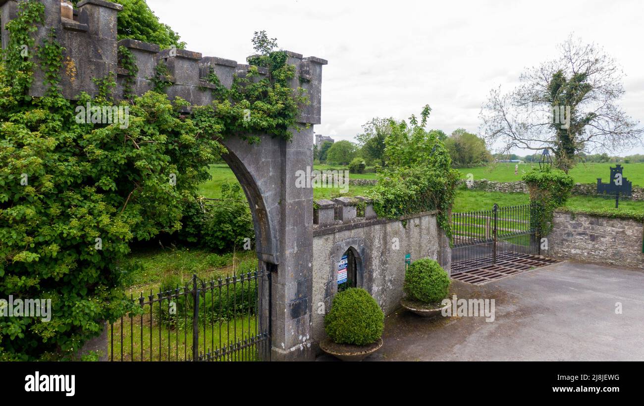 knappogue castle and surroundings Co. Clare Ireland, 15th Century ...