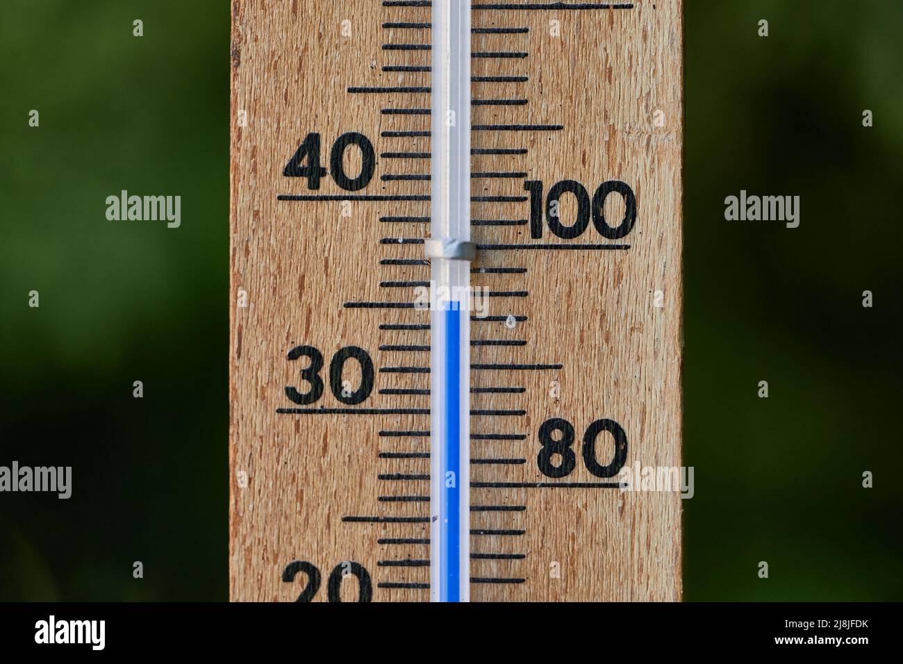 Summer temperature hi-res stock photography and images - Alamy