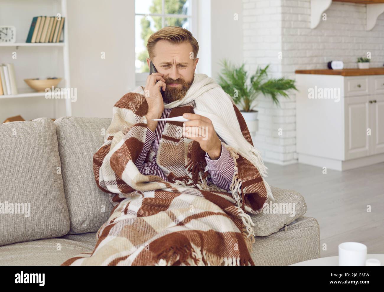 Doctor sick person hi-res stock photography and images - Alamy