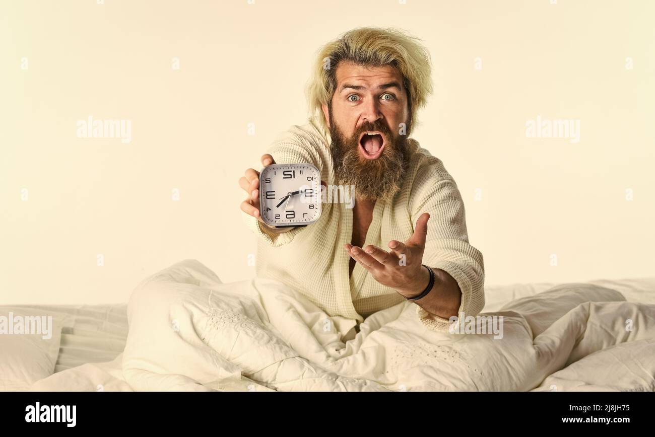 How to avoid being late. suffering insomnia and sleep disorder. bedtime ...