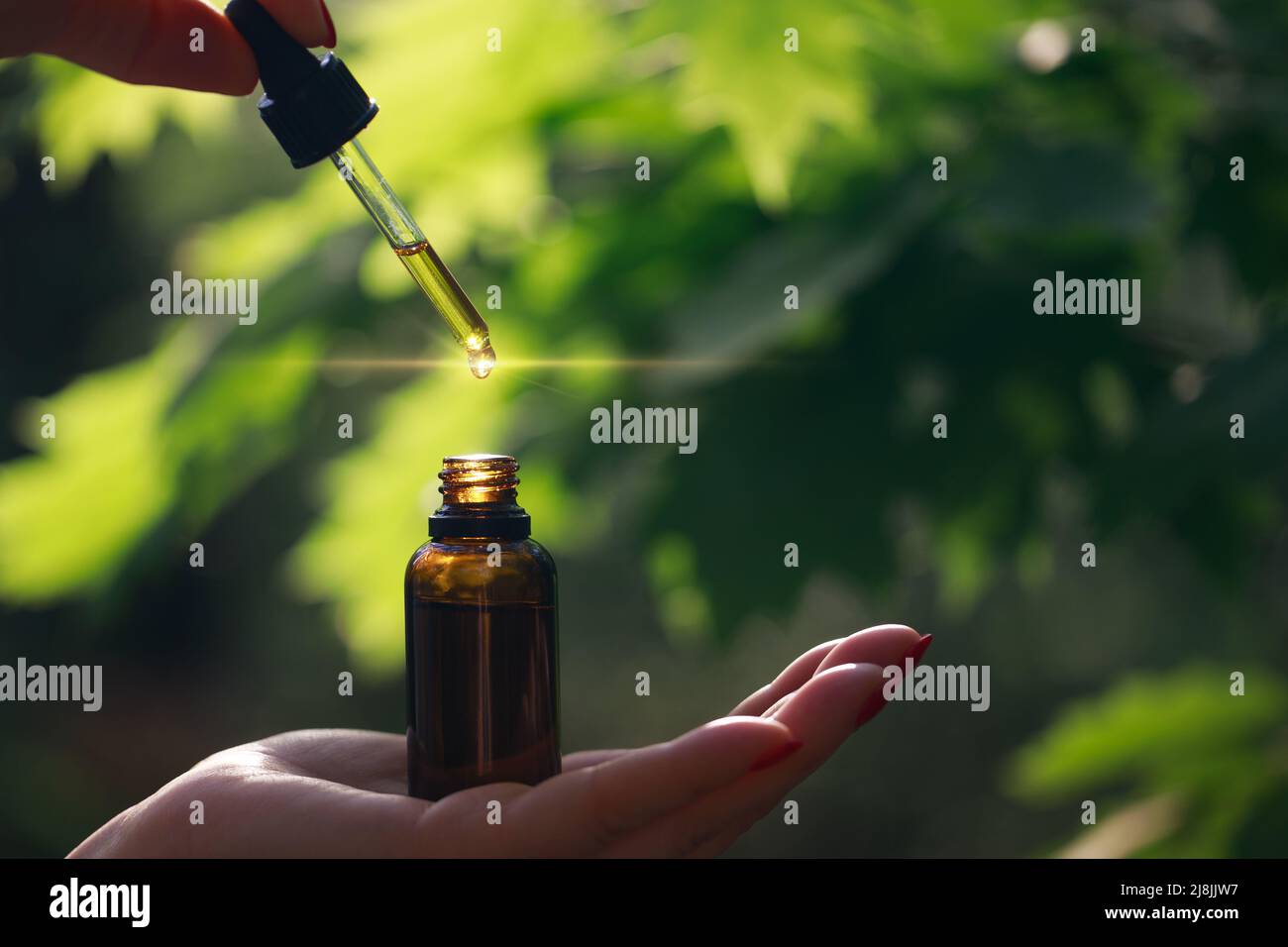 Dropper image hi-res stock photography and images - Alamy