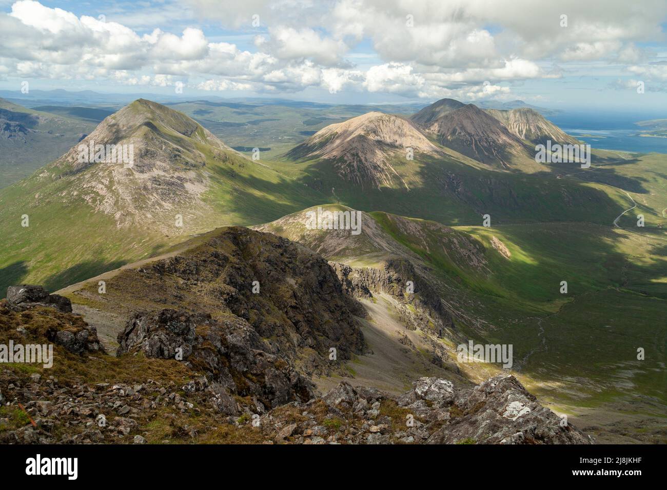 Red hills on the isle of skye hi-res stock photography and images - Alamy