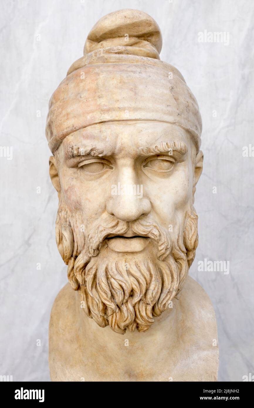 Vatican museum gallery of the statues hi-res stock photography and ...