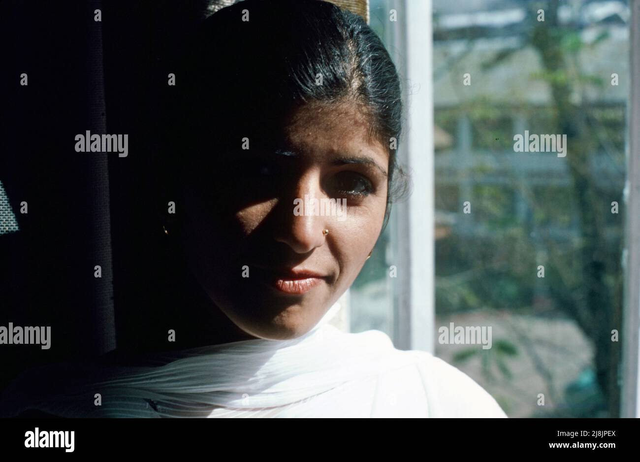Kashmiri woman in Srinagar 1986 Stock Photo - Alamy