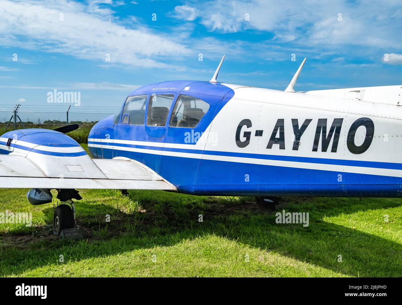 Piper aztec aircraft hi-res stock photography and images - Alamy