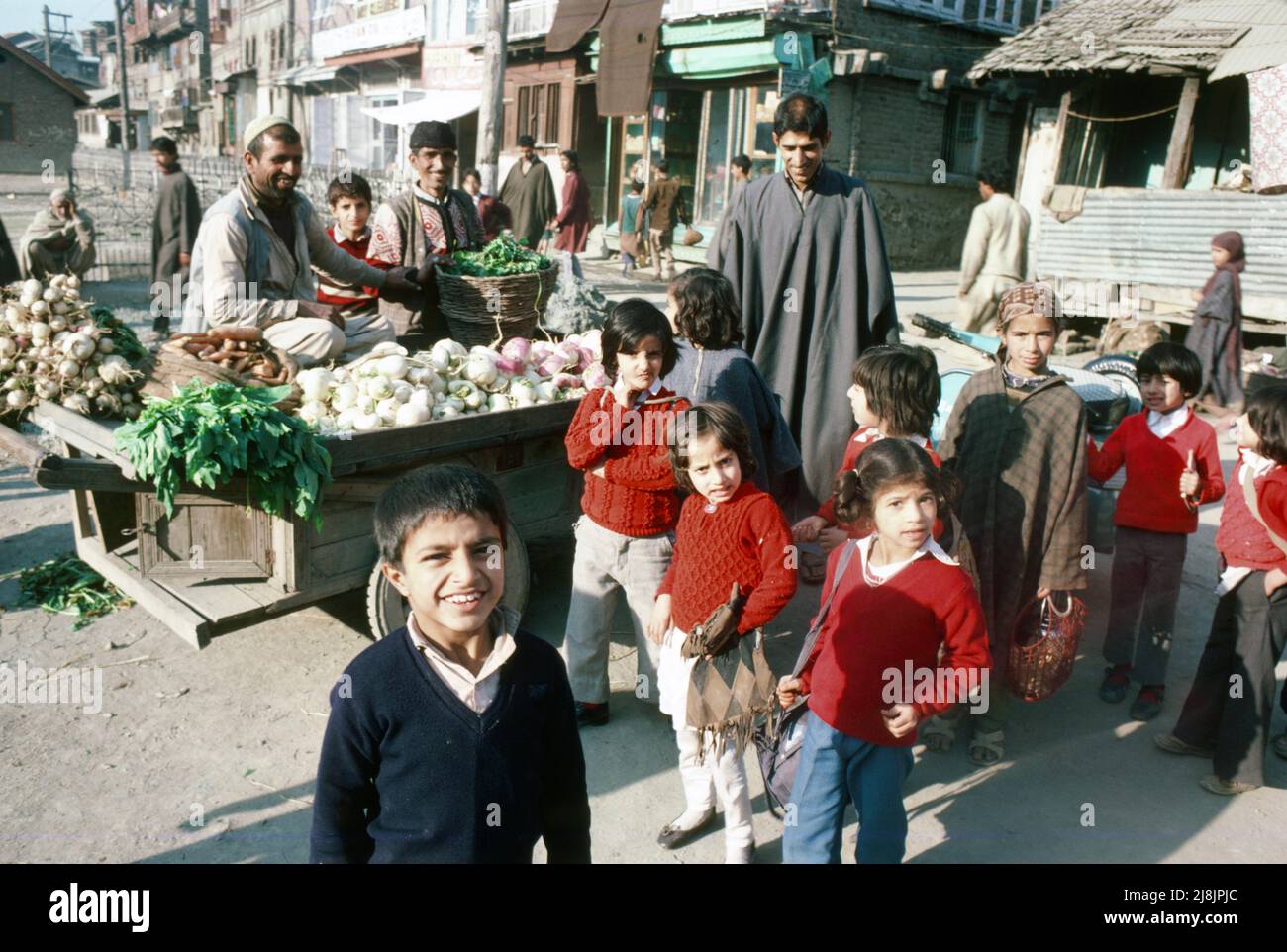 Children at the market in Srinagar, Kashmir 1986 Stock Photo - Alamy
