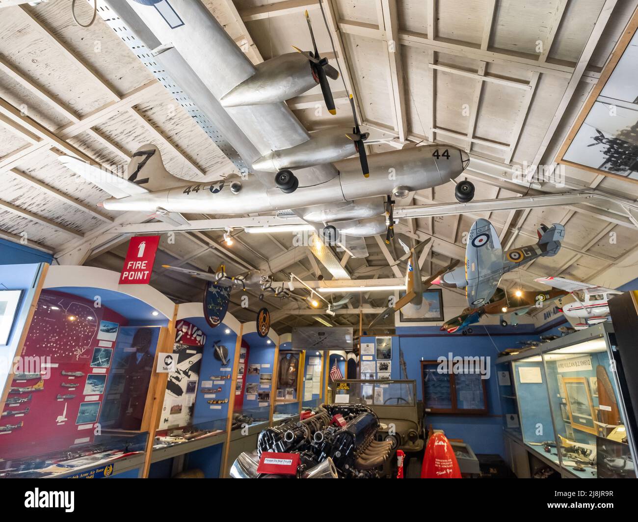 Aircraft suspended hi-res stock photography and images - Alamy