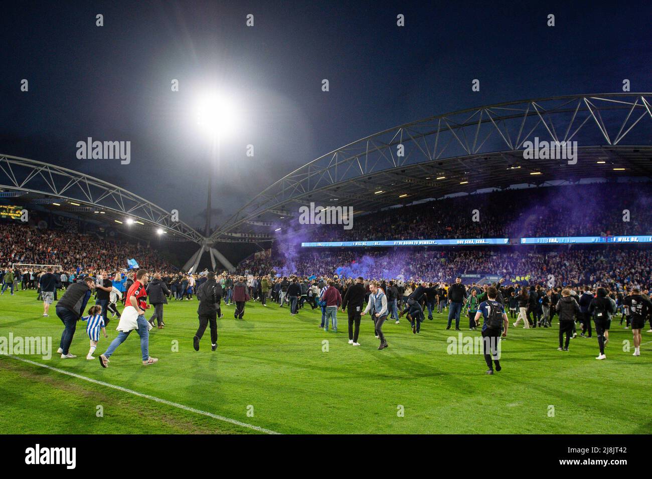 Celebrate victory on pitch hi-res stock photography and images - Alamy
