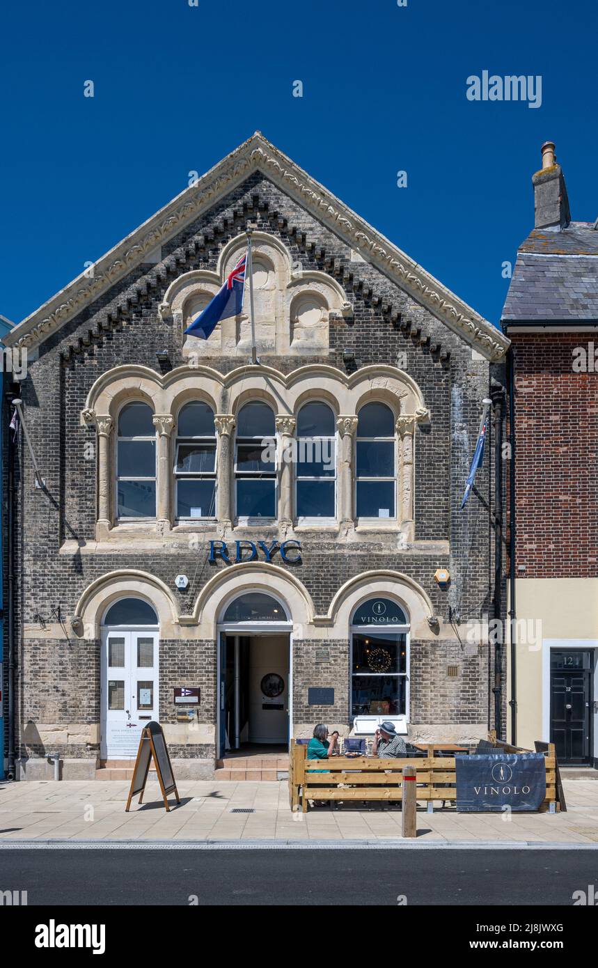 Custom House Quay, housing Wine bar Vinolo and the clubhouse of the ...