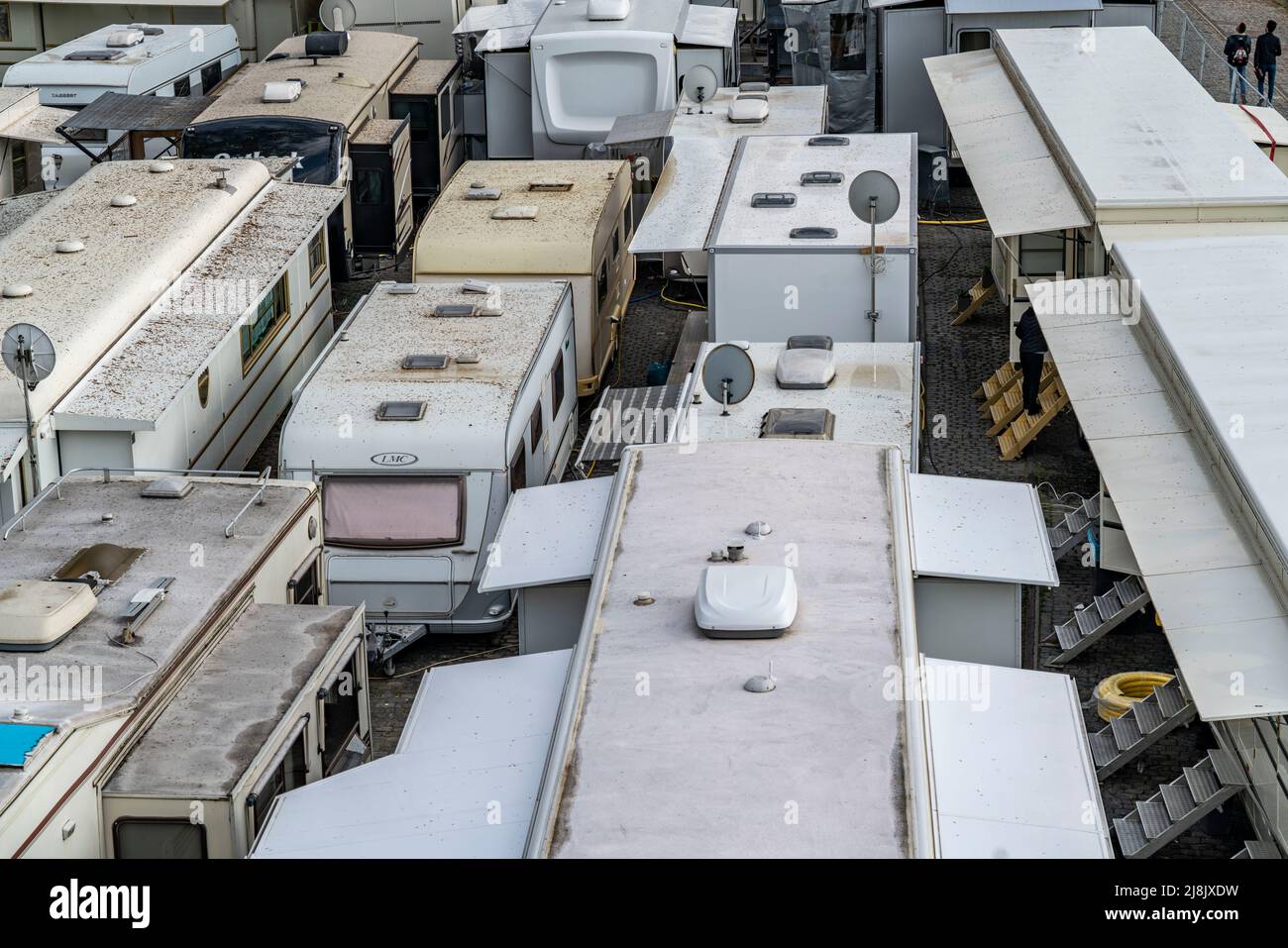 Funfair, fair, camp of the showmen, caravans of the funfair operators ...