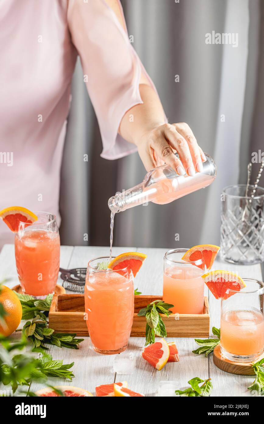 Mocktails preparing hi-res stock photography and images - Alamy