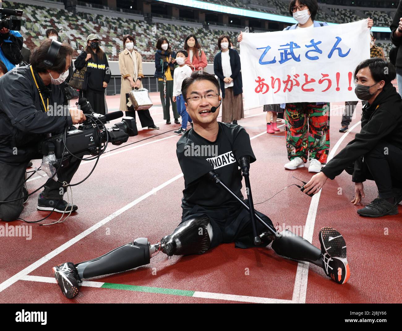 Tokyo, Japan. 16th May, 2022. Japanese sports writer born without arms ...