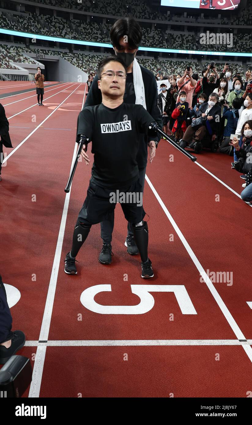 Tokyo, Japan. 16th May, 2022. Japanese sports writer born without arms ...