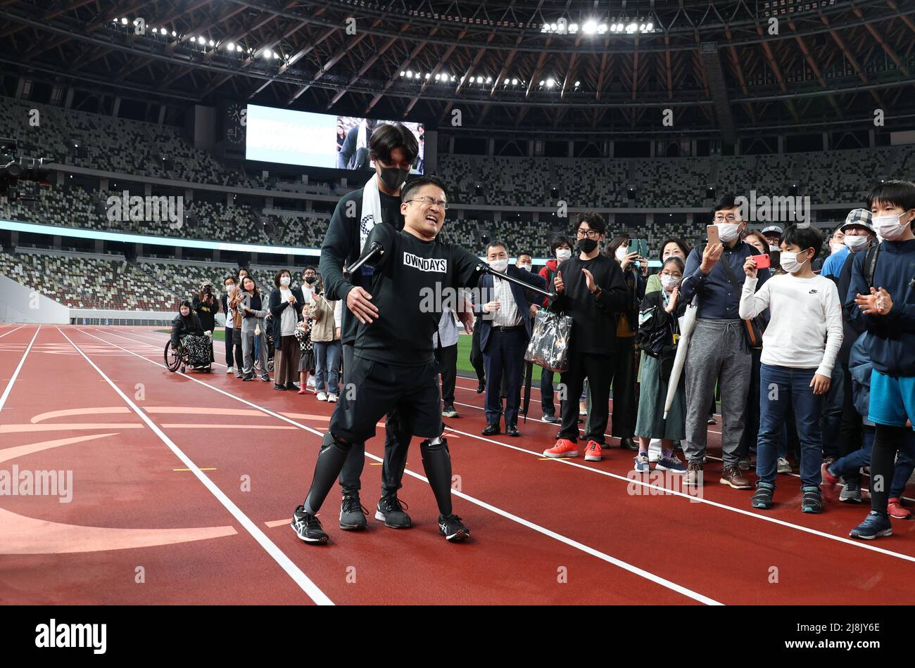 Tokyo, Japan. 16th May, 2022. Japanese sports writer born without arms ...