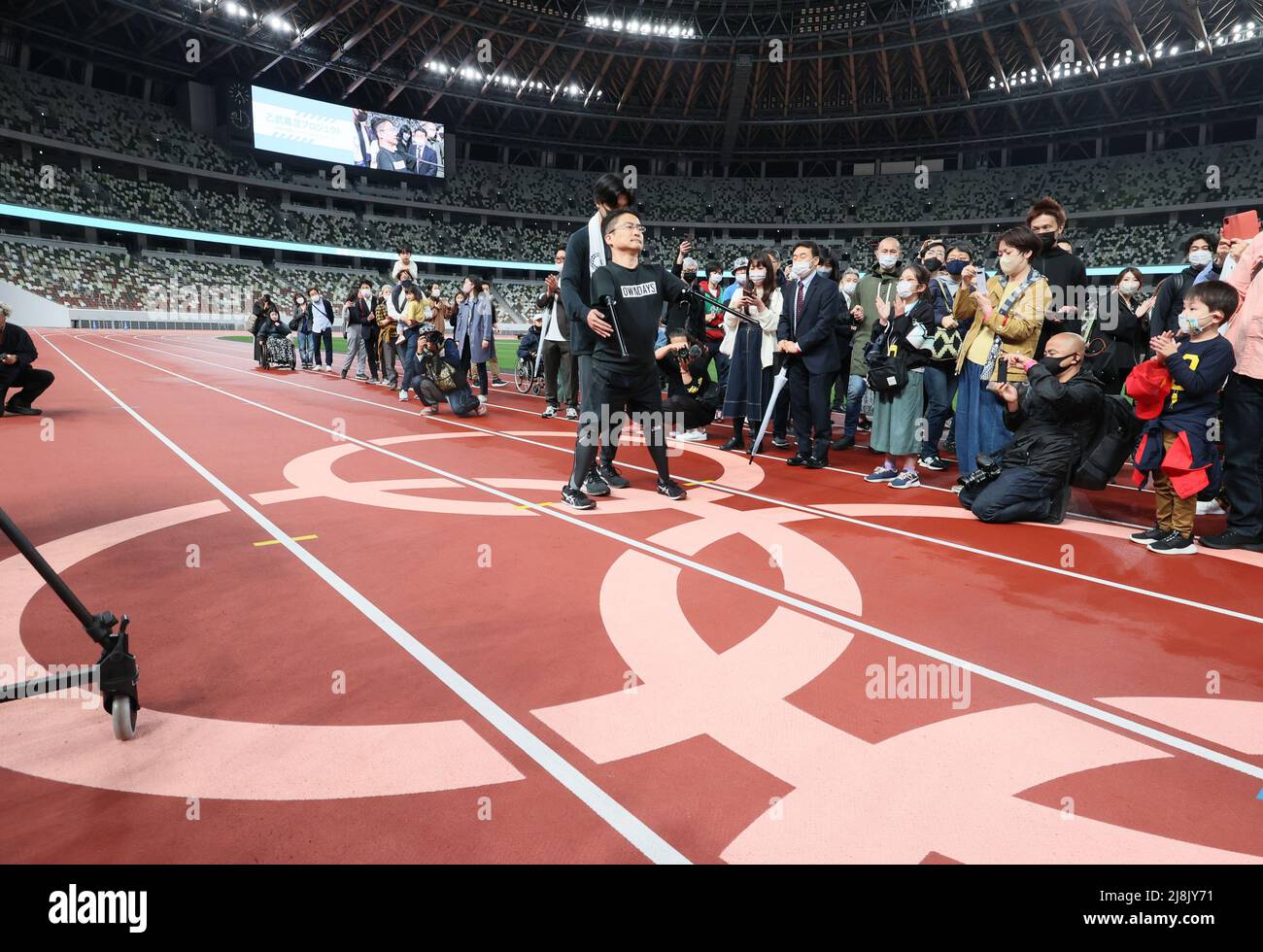 Tokyo, Japan. 16th May, 2022. Japanese sports writer born without arms ...