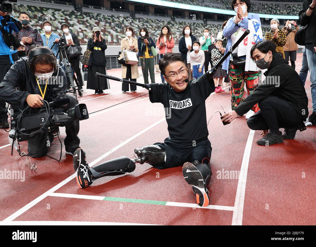 Tokyo, Japan. 16th May, 2022. Japanese sports writer born without arms ...