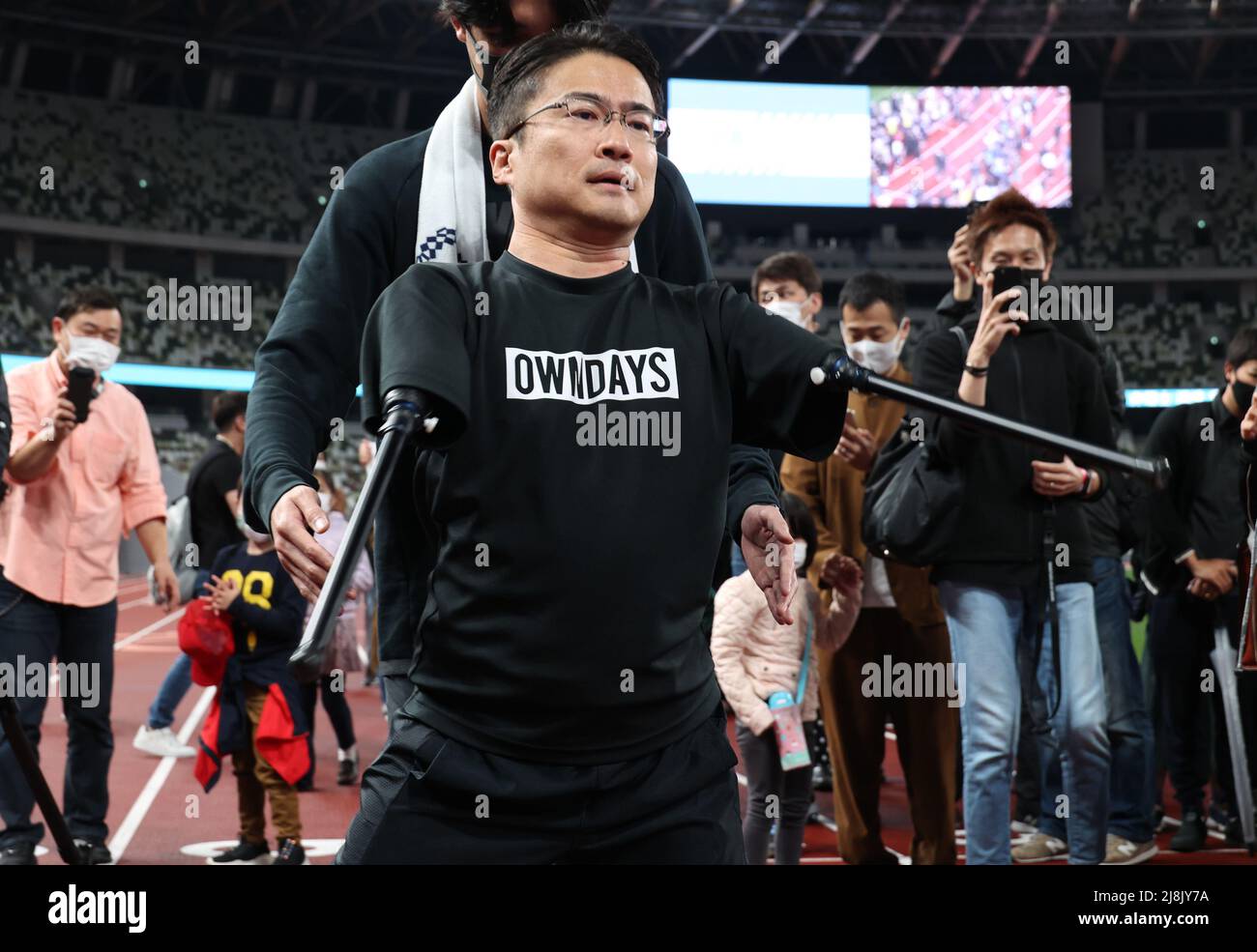 Tokyo, Japan. 16th May, 2022. Japanese sports writer born without arms ...