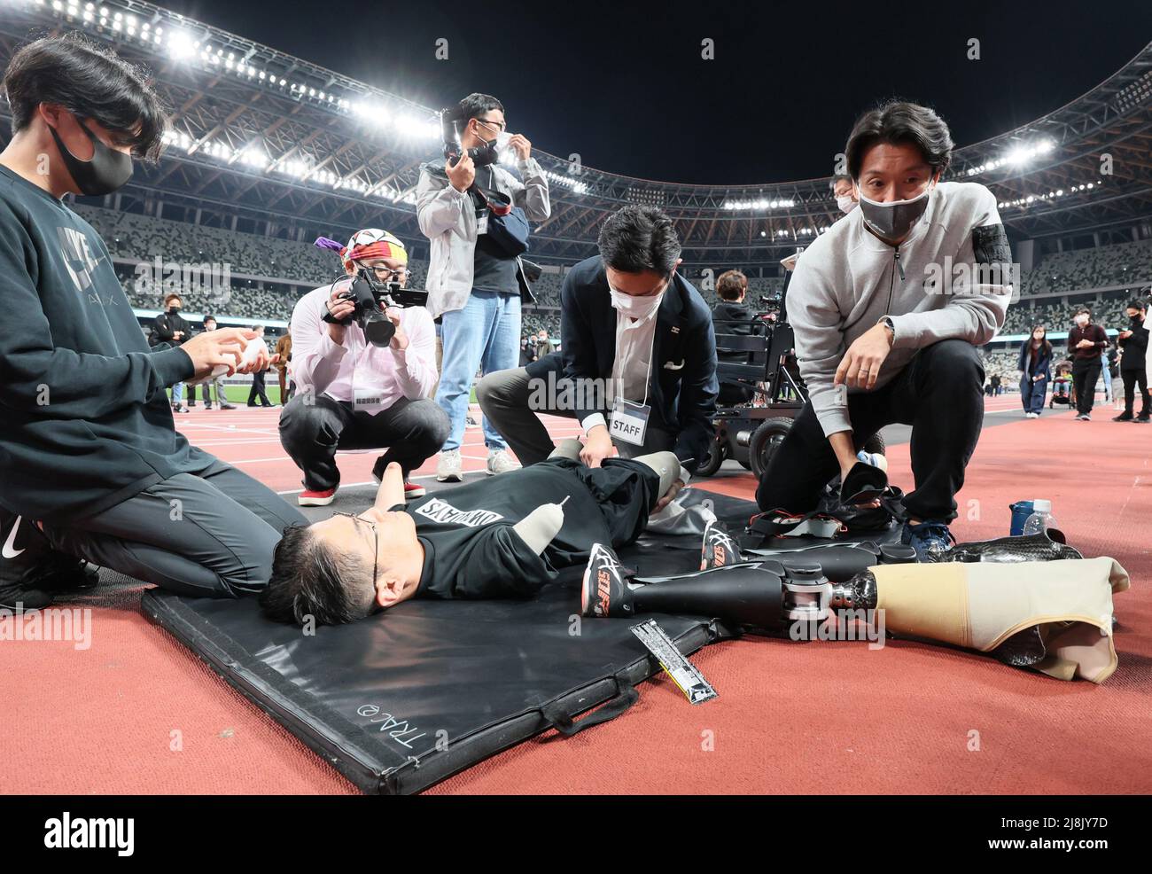 Tokyo, Japan. 16th May, 2022. Japanese sports writer born without arms ...