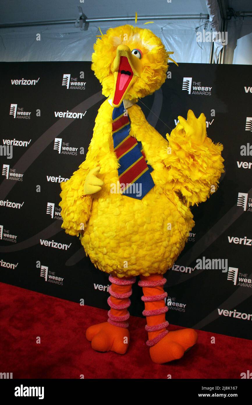New York, NY, USA. 16th May, 2022. Big Bird at the 26th Annual Webby ...