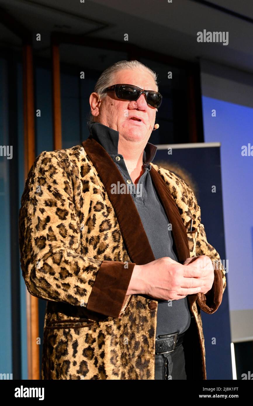 Claude-Oliver Rudolph beim me2we CONGRESS am im Radisson BLU Hotel ...