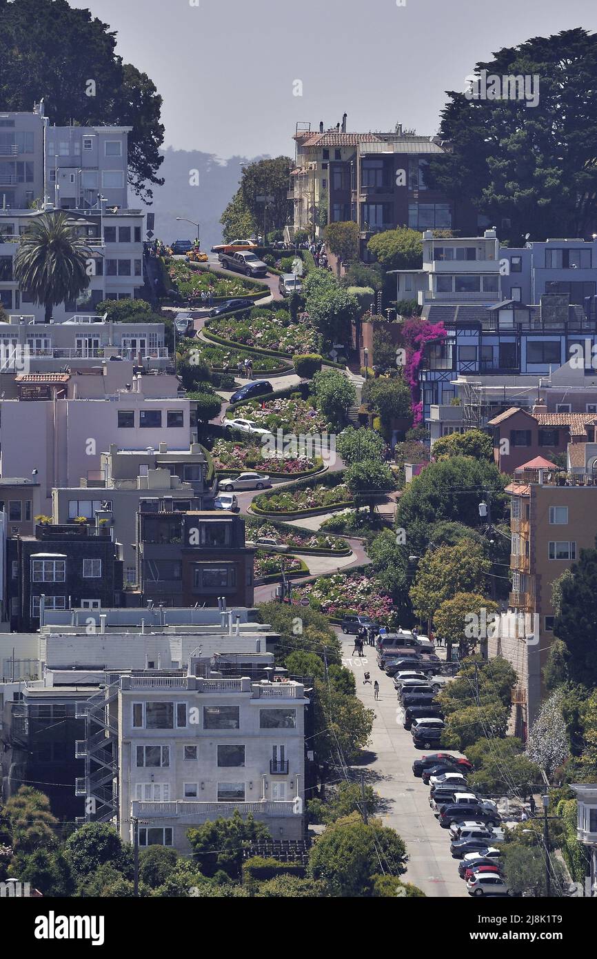Lombard Street, the crookedest street in the world, USA, California ...
