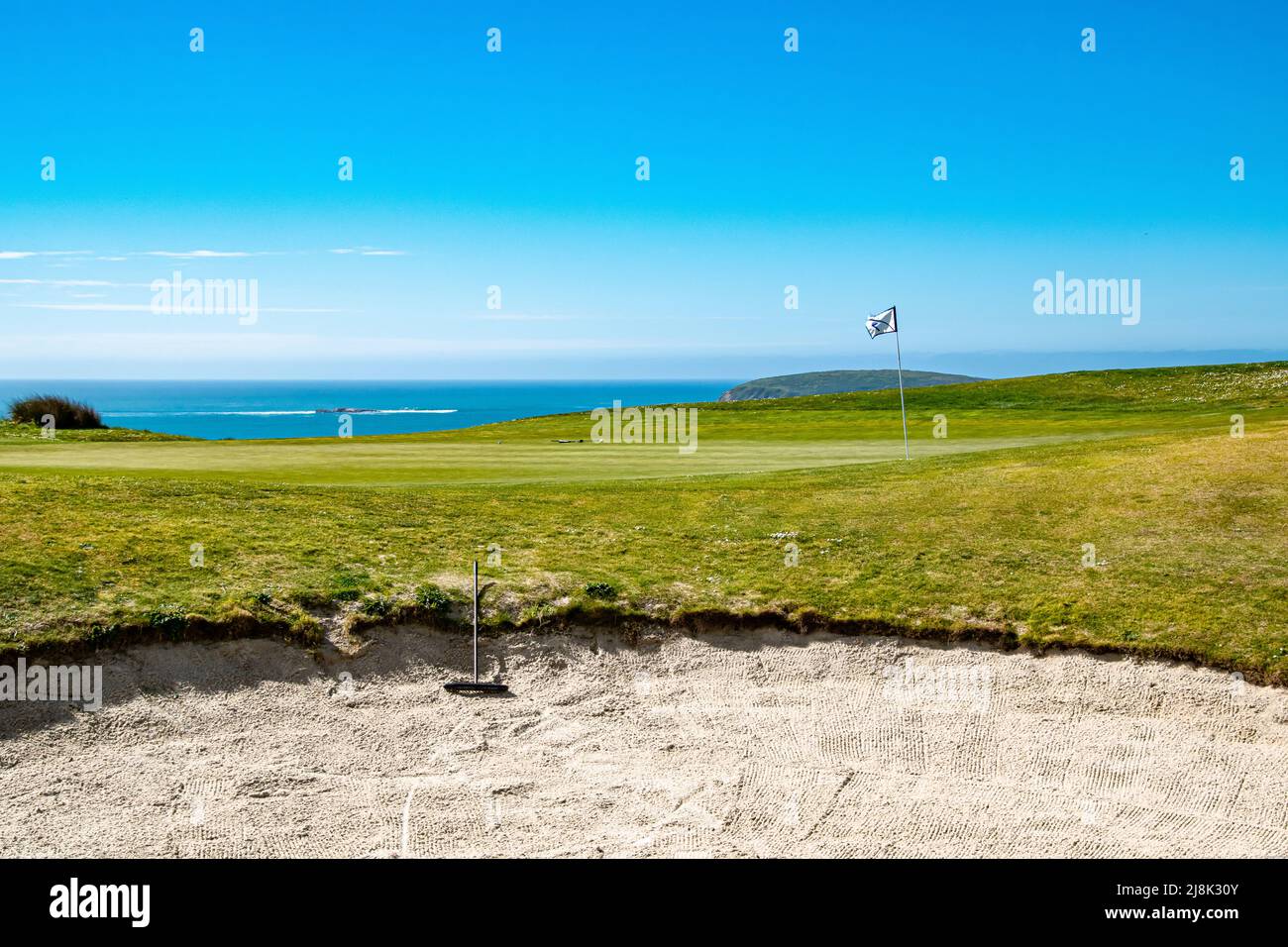 Golf course california sand trap hi-res stock photography and images ...